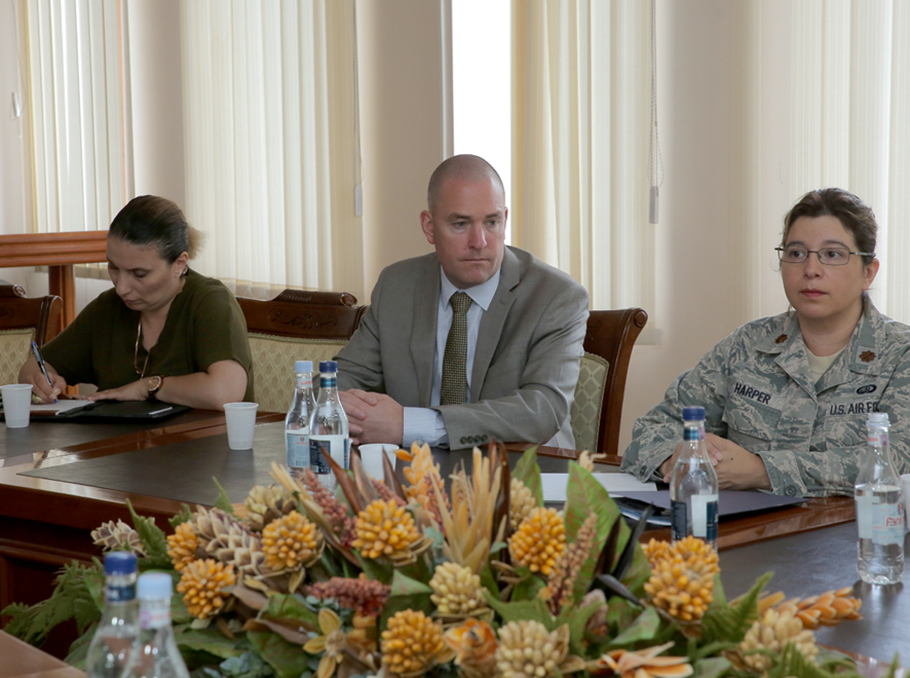 U.S. and Great Britain Armed Forces representatives in Armenia ...